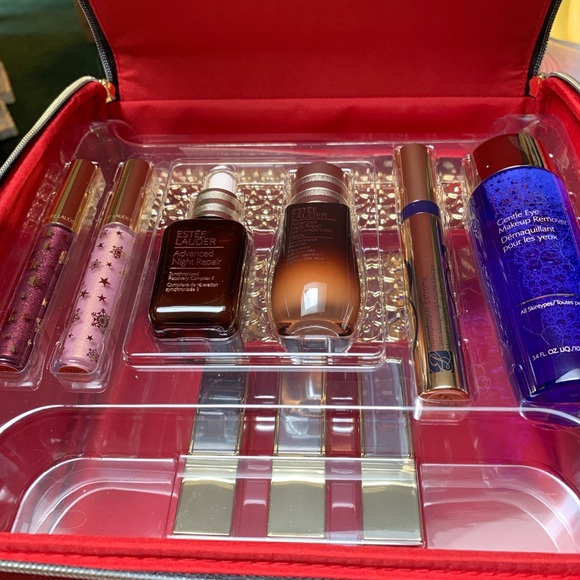 Estee Lauder | Makeup | Estee Lauder 28 Holiday Blockbuster Gift Set ...